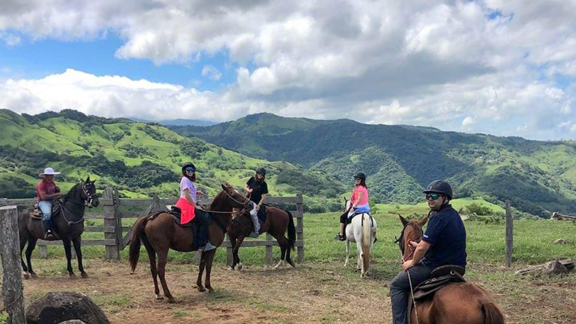 Panoramic Horseback Ride | Monteverde Extremo Park - Tourist In Monteverde